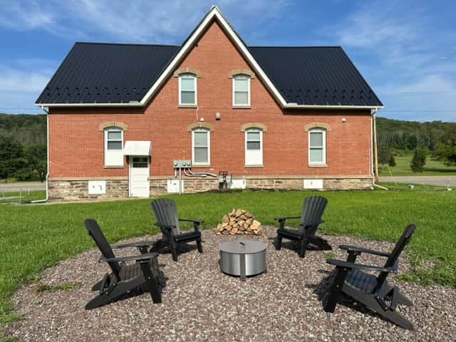 Roadhaus North: Where Comfort Meets Adventure! - MVR Vacation Rentals